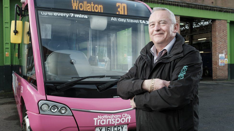 Bus driver helps save girl after choking on apple - BBC News