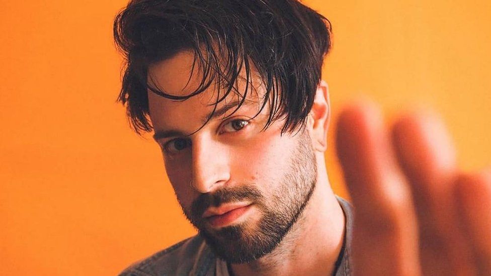 More than 10 Britons feared dead or missing in Israel - BBC News