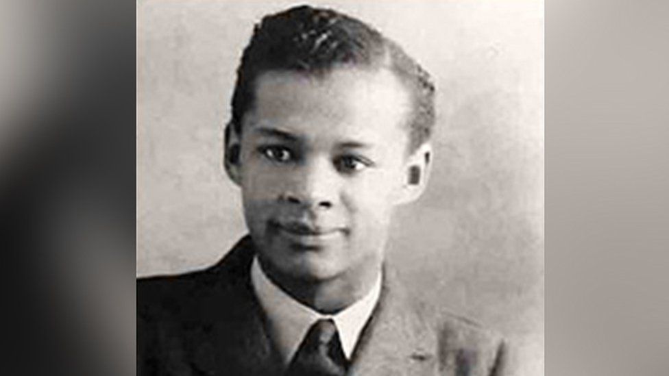 Black History: War memorial to black servicemen unveiled - BBC News