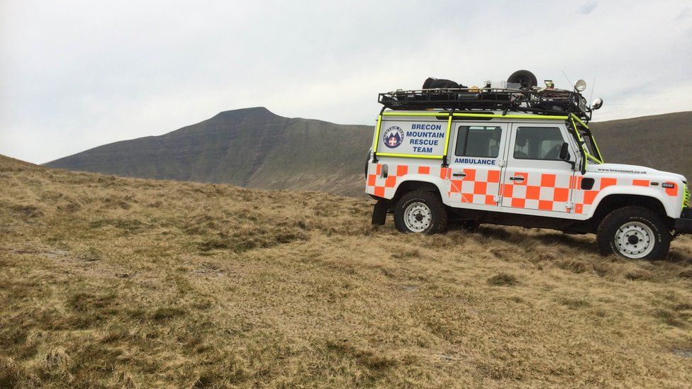 Brecon Mountain Rescue Team set for busiest year on record - BBC News
