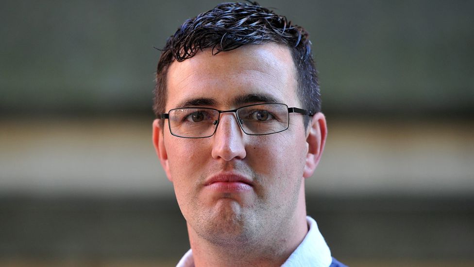 Footballer jailed for breaking opponent's leg - BBC News