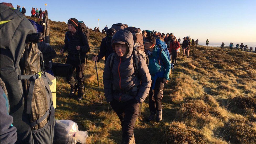 Ten Tors challenge gets under way on Dartmoor - BBC News