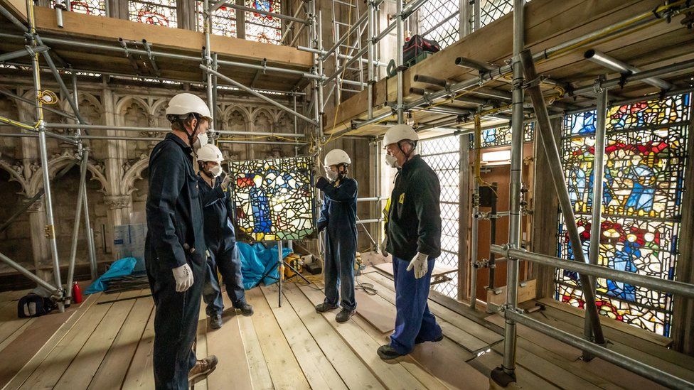 York Minster: St Cuthbert Window conservation starts - BBC News