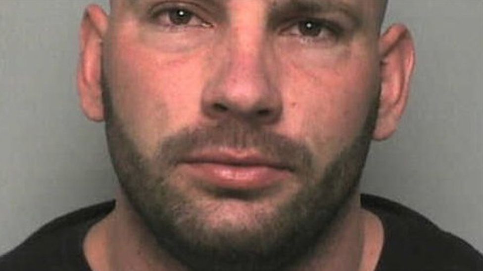 Baby-shake death: Ex-Marine Colin Scholey appeal rejected - BBC News