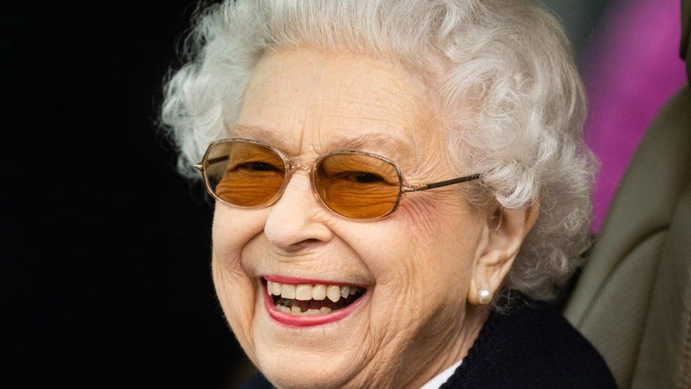 Queen Elizabeth II: 'Largest ever operation' to police Windsor Castle ...