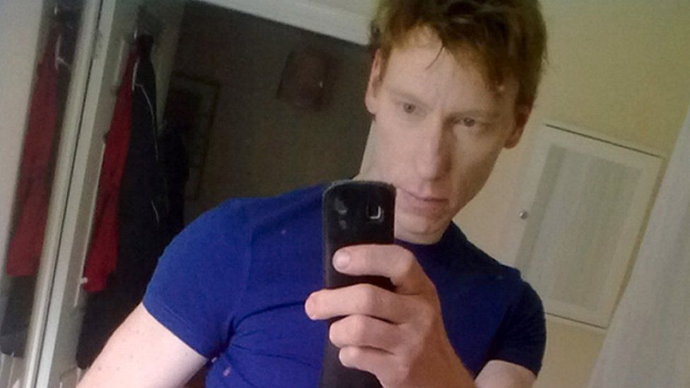 Stephen Port: New inquests ordered over serial killer deaths - BBC News