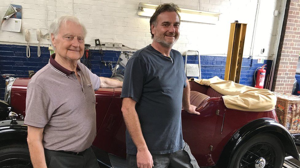 'New cars are a headache,' says retiring Bedford mechanic, 80 - BBC News