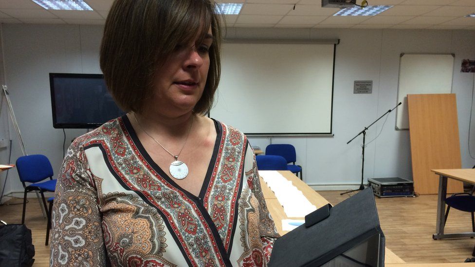 Lisnaskea genealogy workshops: Grandchildren help grandparents with ...