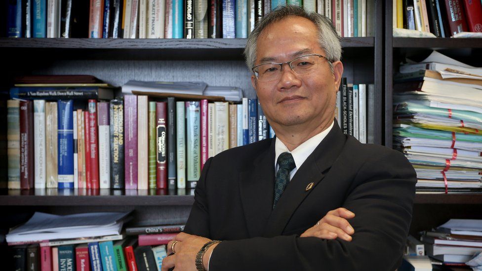 The casino city where staff keep disappearing - BBC News