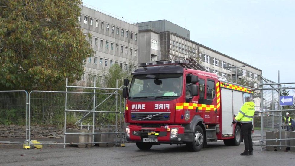 Royal Cornwall Hospital fire: Crews tackle blaze in ward - BBC News