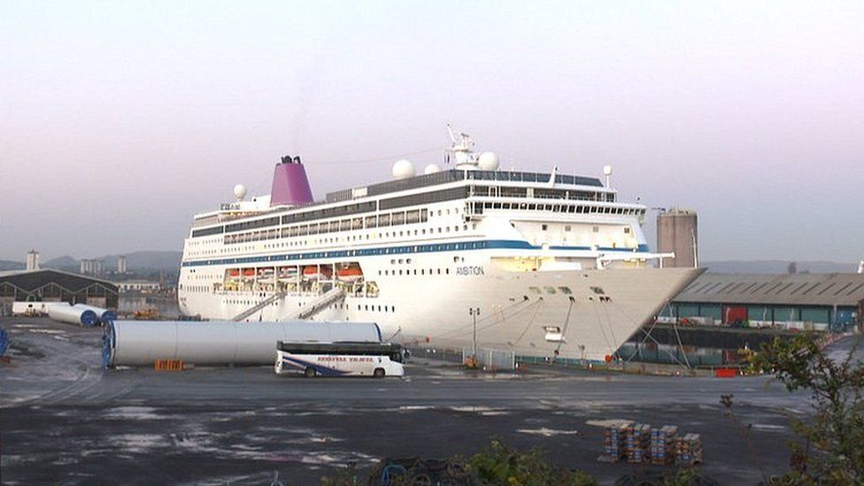 Cruise ship Ukrainians say it's 'time to move on' - BBC News