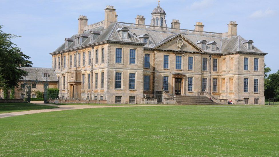 National Trust submit revised plans for Belton House car park - BBC News