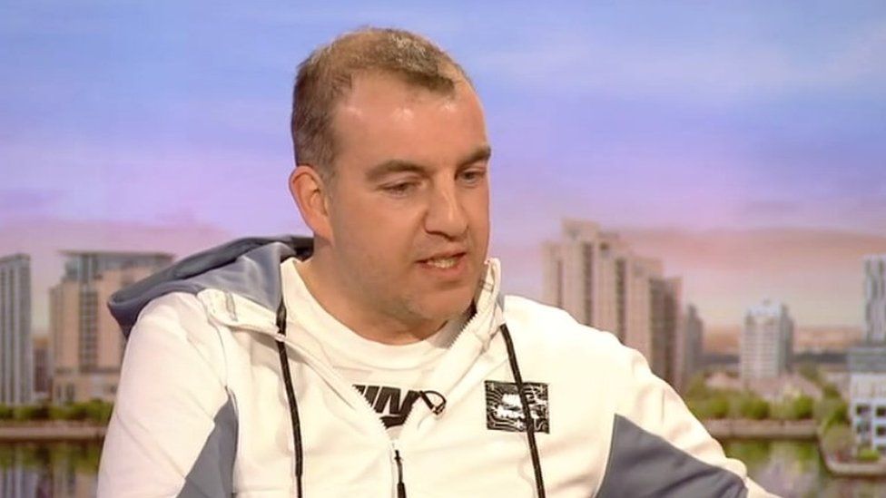 Leamington abuse has 'knocked my confidence' says young ref - BBC News