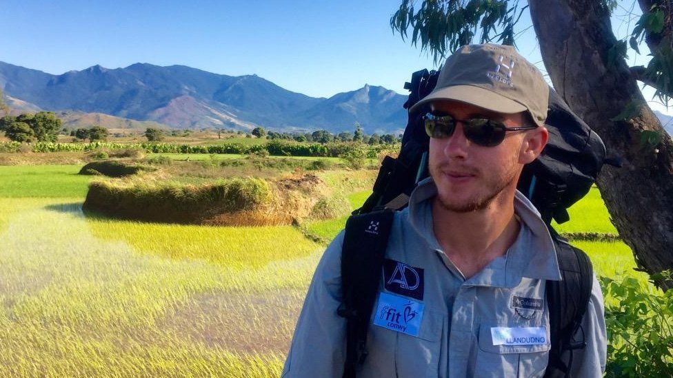 Malaria-hit Ash Dykes from Colwyn Bay resumes Madagascar trek - BBC News