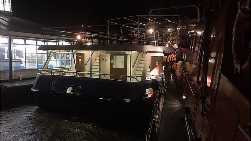 Tyne ferry rescued after engine failure in howling gale - BBC News