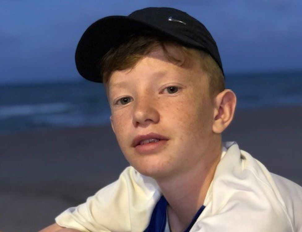 Father's memoir tribute to son who died after match - BBC News