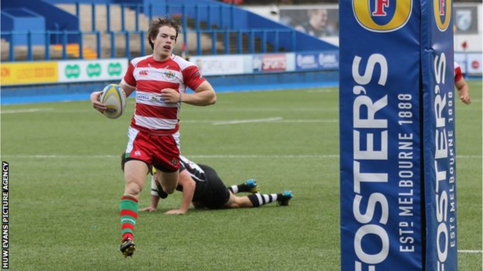 Rhodri Davies: Dragons to sign scrum half from Rotherham - BBC Sport