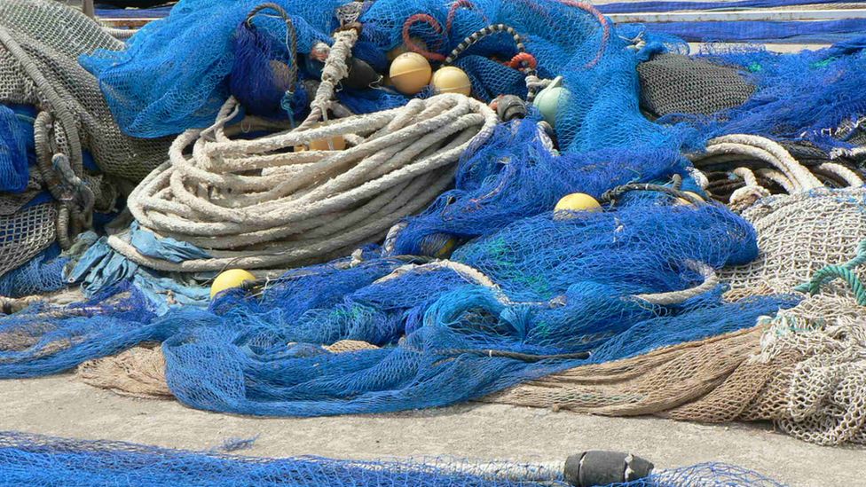 Jersey prisoners help to recycle fishing waste - BBC News