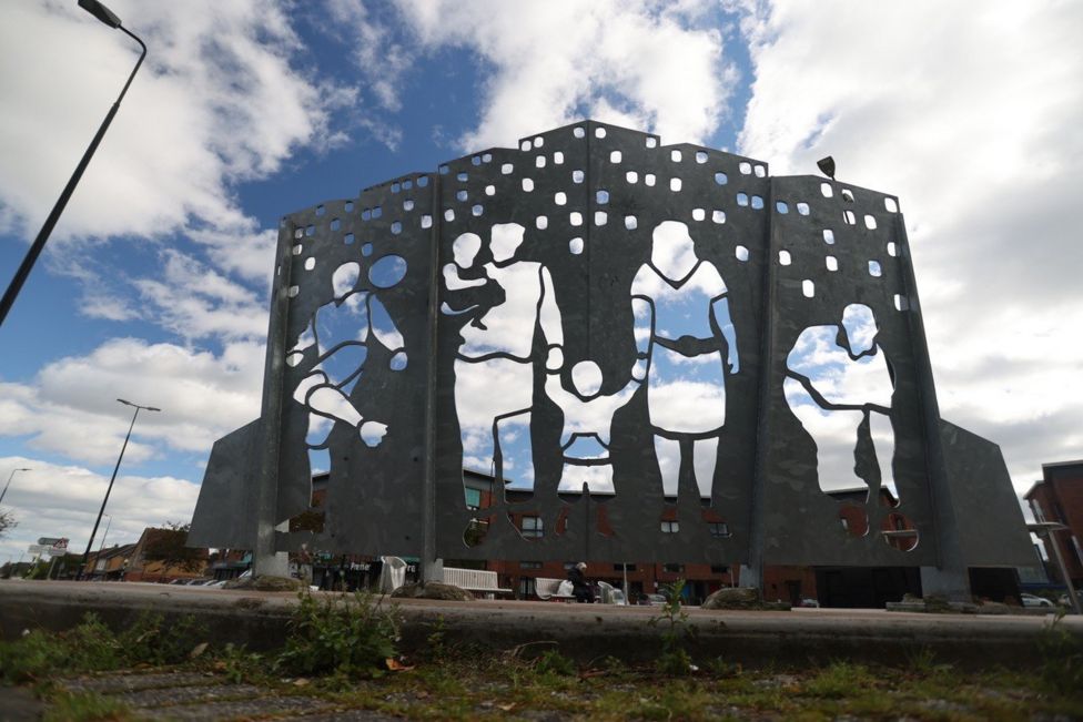 Monuments, murals, and mosaics on the Dundee public art trail - BBC News