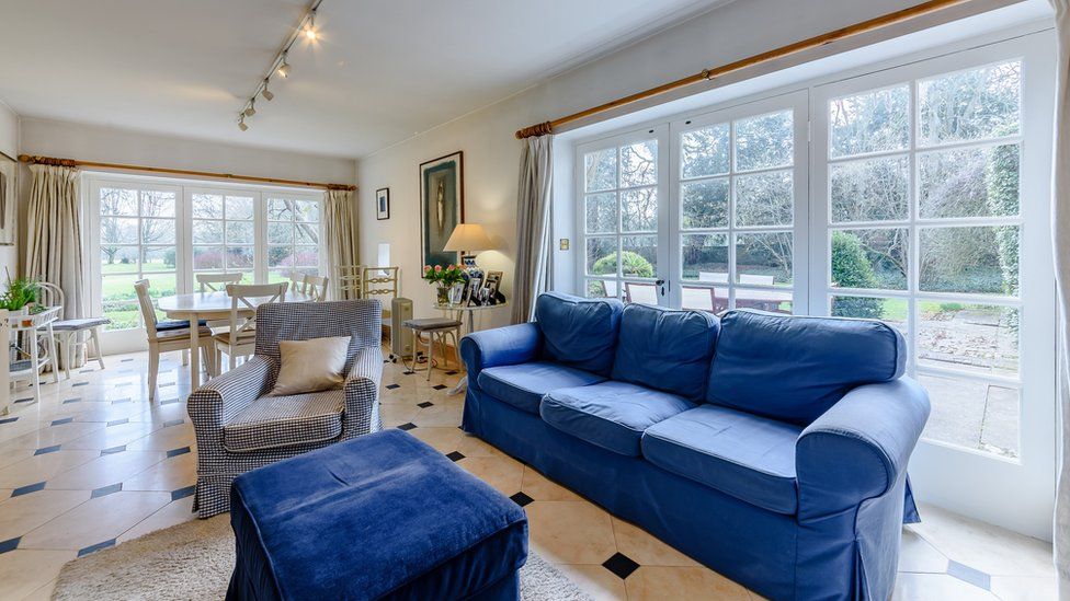 Agatha Christie: Wallingford home on sale for £2.75m - BBC News