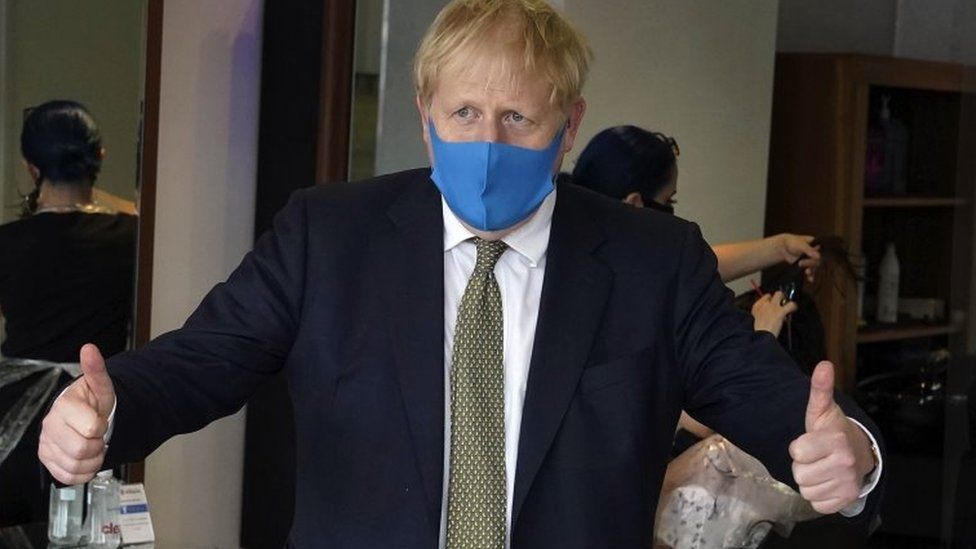 Coronavirus: Why aren't more politicians wearing face masks? - BBC News