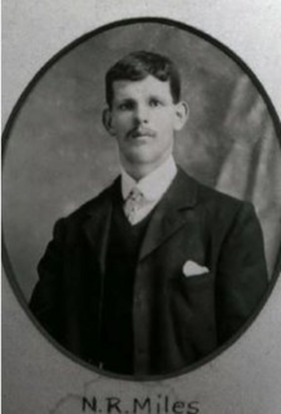 The 18 sewer men who changed the war - BBC News