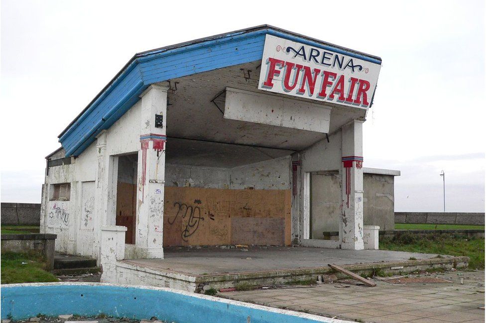 The fun stopped here: England's derelict theme parks - BBC News