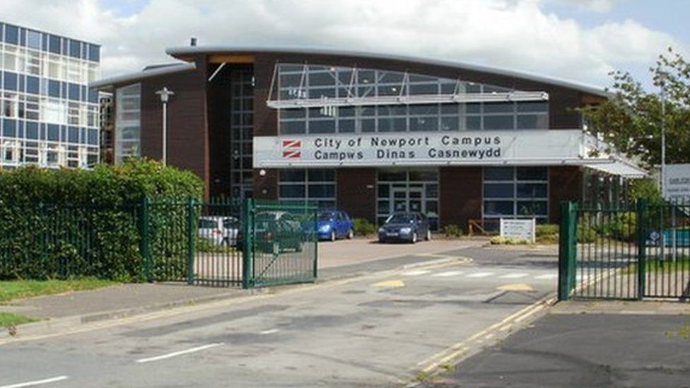 Coleg Gwent lecturer's 'sexual building-site banter' - BBC News