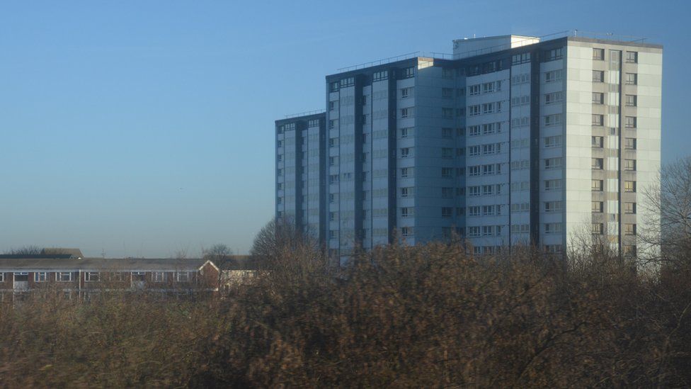 Slough council planners publish 10,000 homes plan for neighbour's green ...