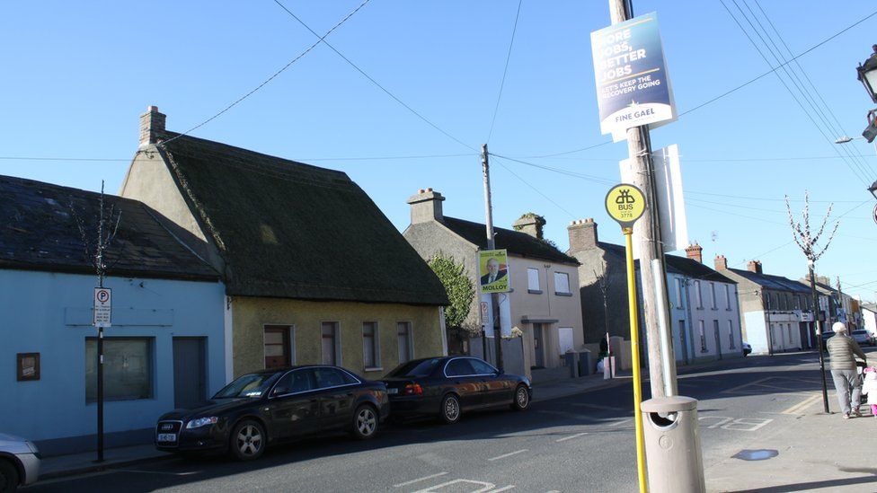 Irish election: Will voters 'keep the recovery going'? - BBC News