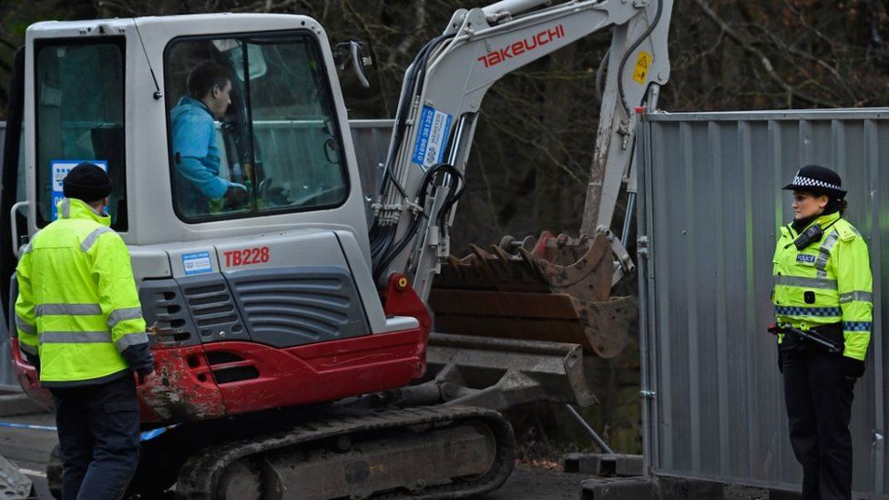 Digging to start in search for woman last seen in 1999 - BBC News
