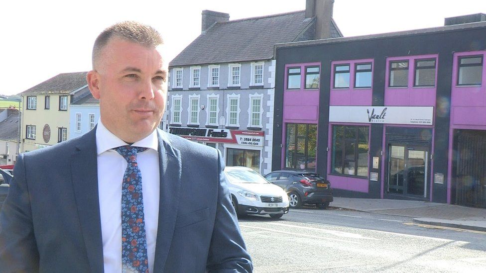 Armagh, Banbridge and Craigavon: NI council adopts new policy dual ...