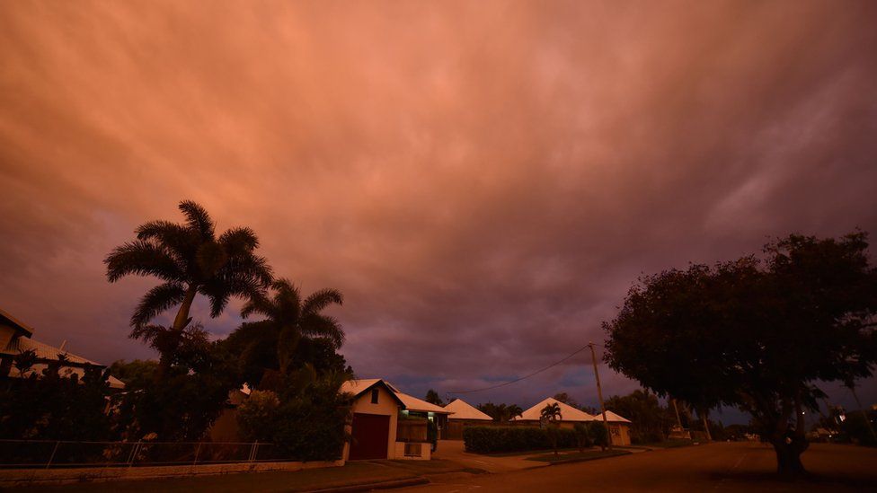 Pictures: The damage caused by Cyclone Debbie in Australia - BBC Newsround