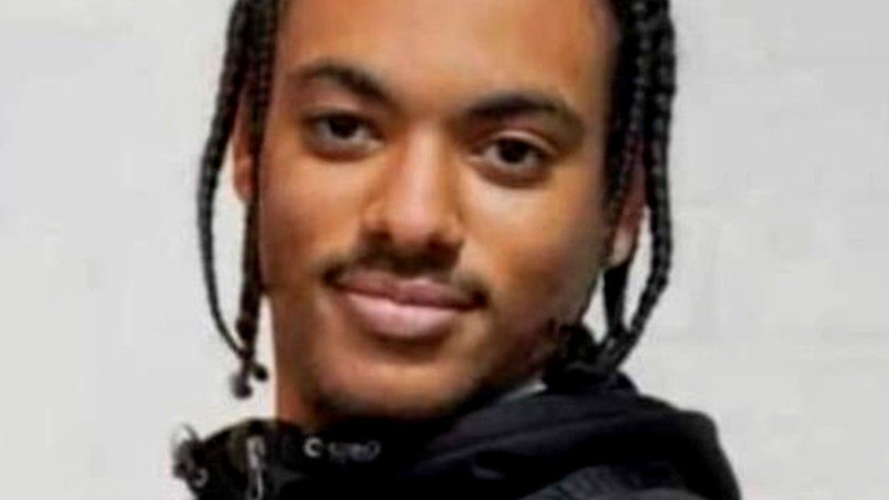 Tottenham: Teen murdered 16-year-old while stealing his phone - BBC News