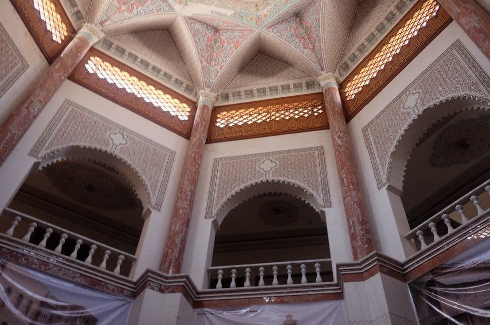 Basra Museum: How Saddam's palace was given to the people - BBC News