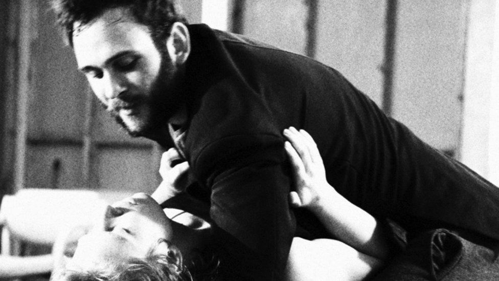 Pum munud gyda Alex Harries - BBC Cymru Fyw