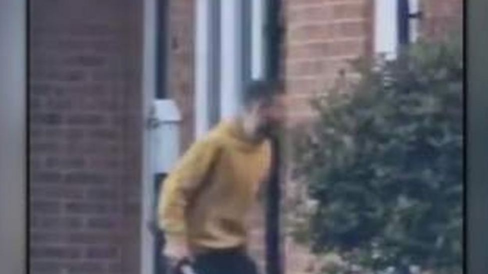 Hainault: Boy, 14, killed in sword attack - BBC News