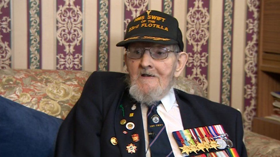 Norway honours Bristol D-Day veteran - BBC News