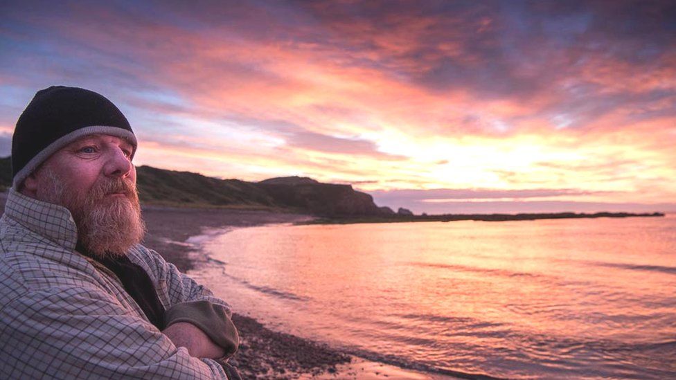 The woman who saved 15 sailors from drowning - BBC News
