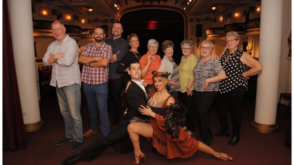 Patagonia: 'Siom' dau gwmni am ganslo teithiau yr hydref - BBC Cymru Fyw