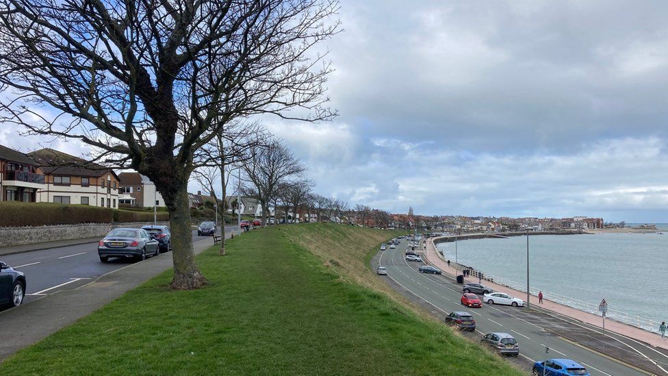 £214m i ddiogelu cymunedau rhag llifogydd wrth i Gymru droi'n wlypach ...