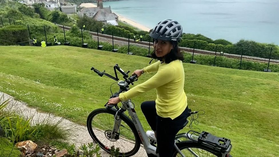 Cornwall cycling hub 'to form Tour of Britain legacy' - BBC News