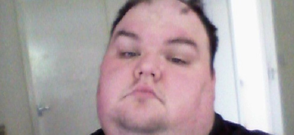 New ambulances rolled out for obese patients - BBC News