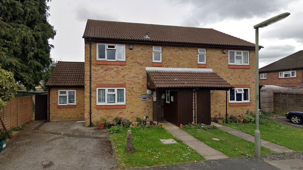 Egham: Relatives' fear over Mencap home closure - BBC News