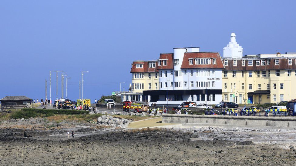 Porthcawl: Aircraft crashes into sea off south Wales coast - BBC News