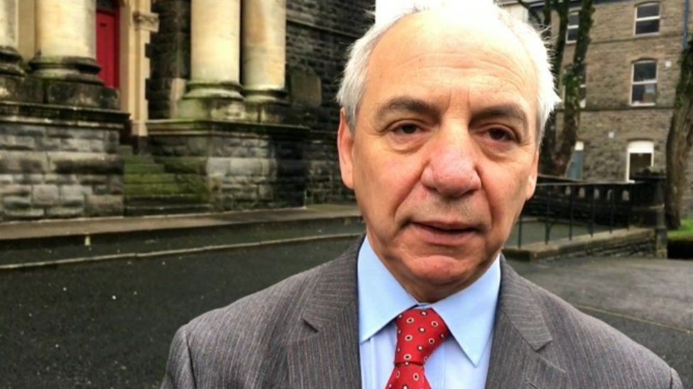 Safbwynt Llafur ar Brexit yn hollti aelodau Cymru - BBC Cymru Fyw