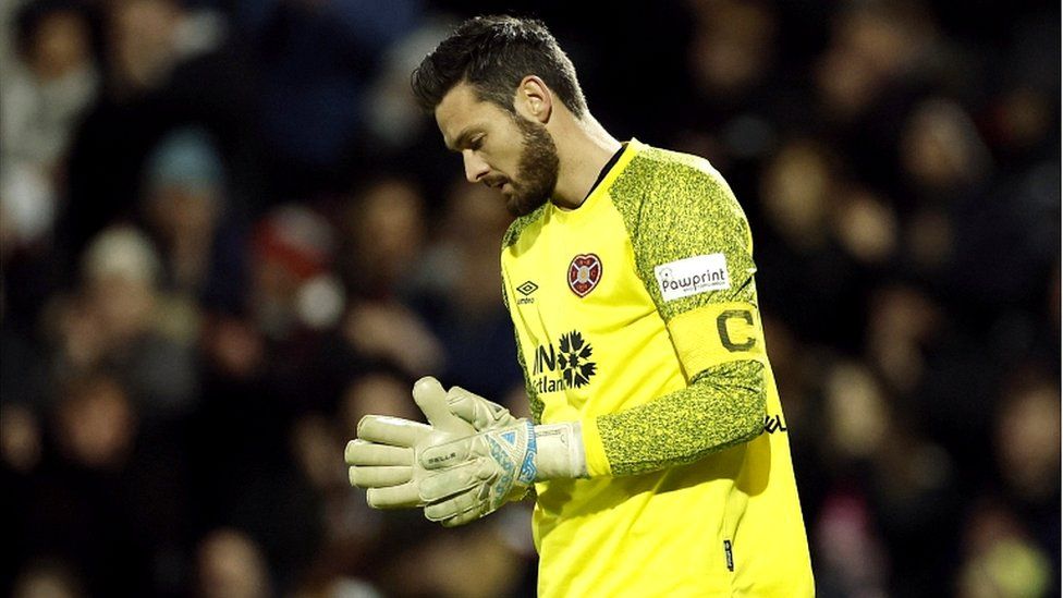 Hearts and Celtic in 13th minute tribute to teenager Devin Gordon - BBC ...