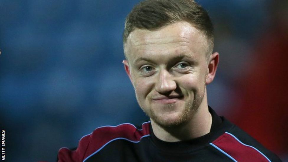 Jordan Hallam: Scunthorpe United midfielder signs new two-year deal ...