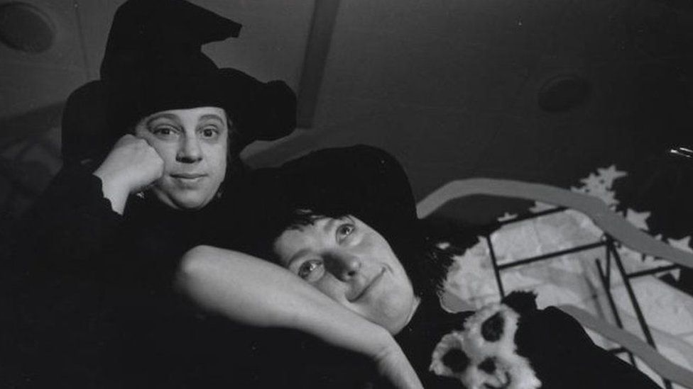 Lle oeddwn i: Mair Tomos Ifans a Rwtsh Ratsh Rala Rwdins - BBC Cymru Fyw