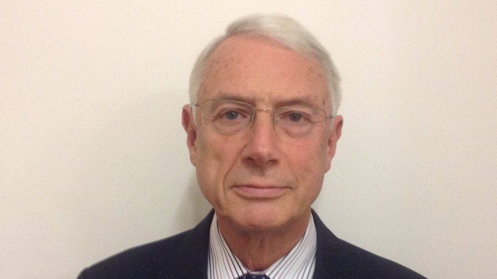 Fideo dadleuol: Galw am ailystyried - BBC Cymru Fyw